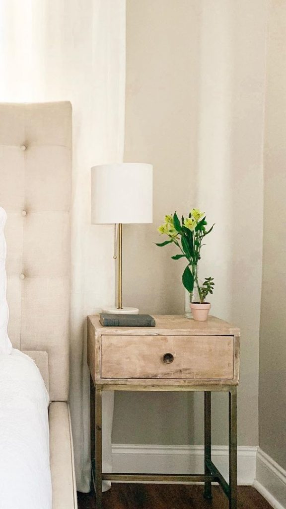 30 Gorgeous Bedside Table Ideas for Your Bedroom 2019 - Page 8 of 30 ...